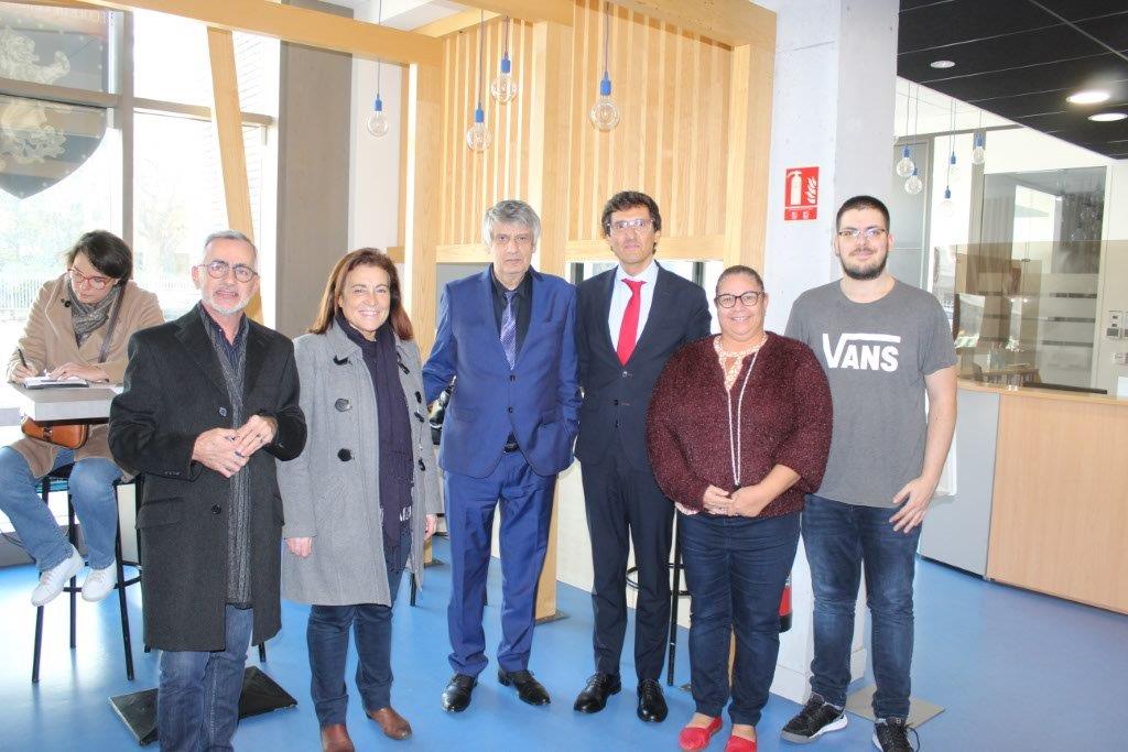 Mário Máximo apresentou o seu mais recente livro de poemas no ILCP de ...