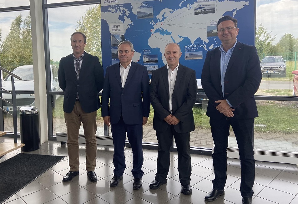 Xavier Bertrand visitou a fábrica da Simoldes em Valenciennes – LusoJornal