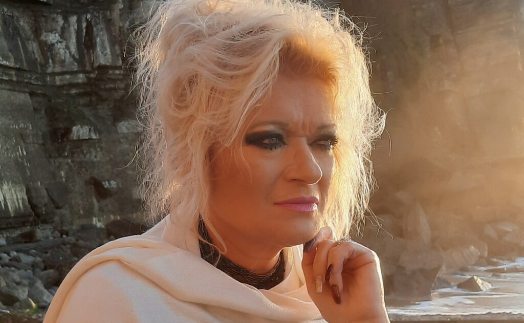 Cantora Kassandra lança disco de homenagem a Linda de Suza – LusoJornal