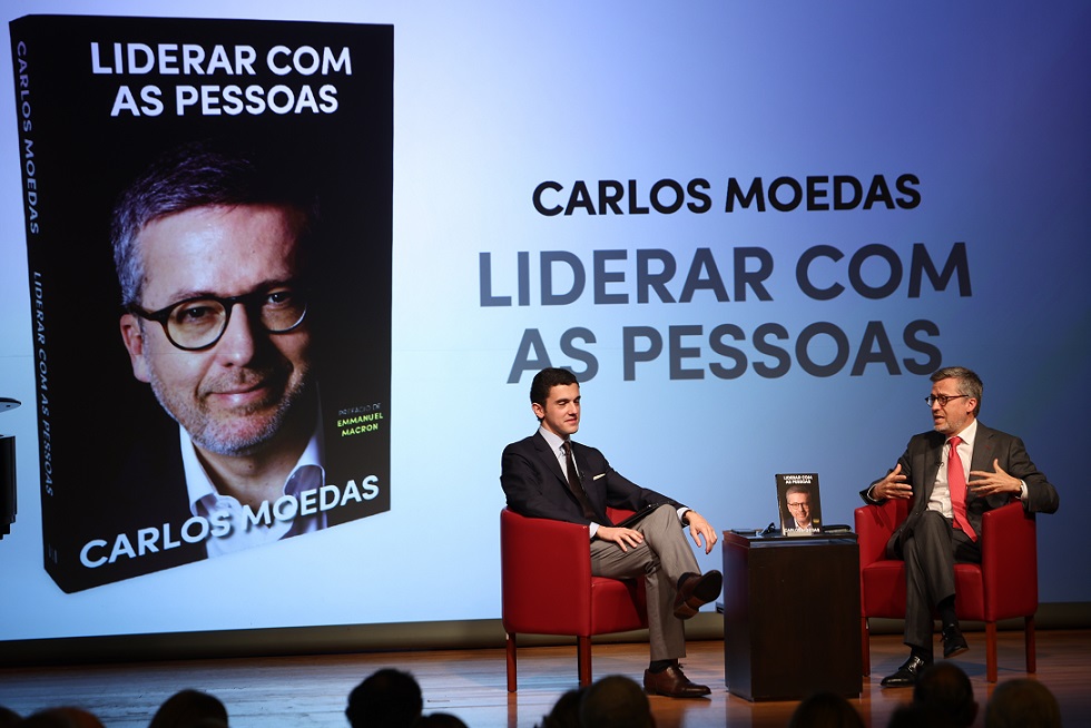 Carlos Moedas lançou livro com prefácio de Emmanuel Macron – LusoJornal