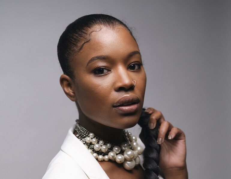 Caboverdiana Cleo Diára vence prémio de Melhor Atriz na secção Un ...